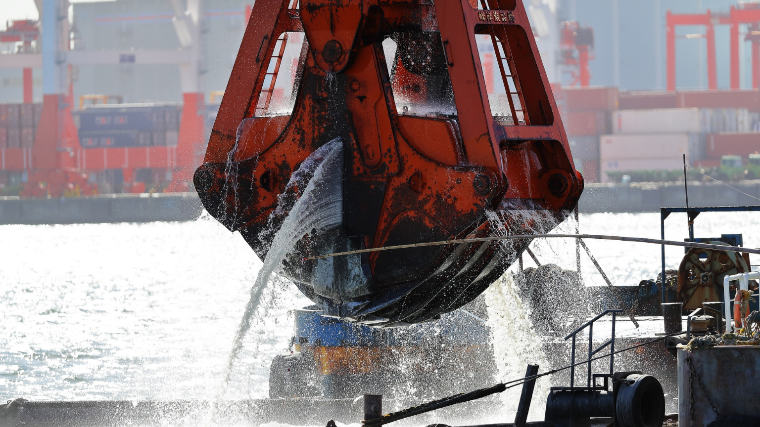 Hydraulic Dredging - Maverick Constructors